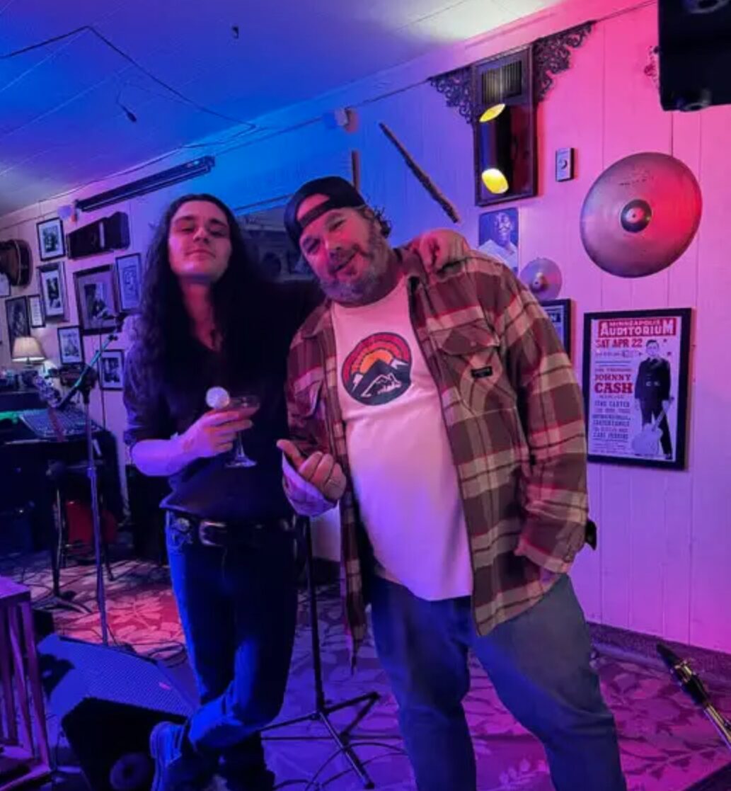 SIEBKENS SUMMER CONCERT SERIES: CHASING TALES - Siebkens Resort